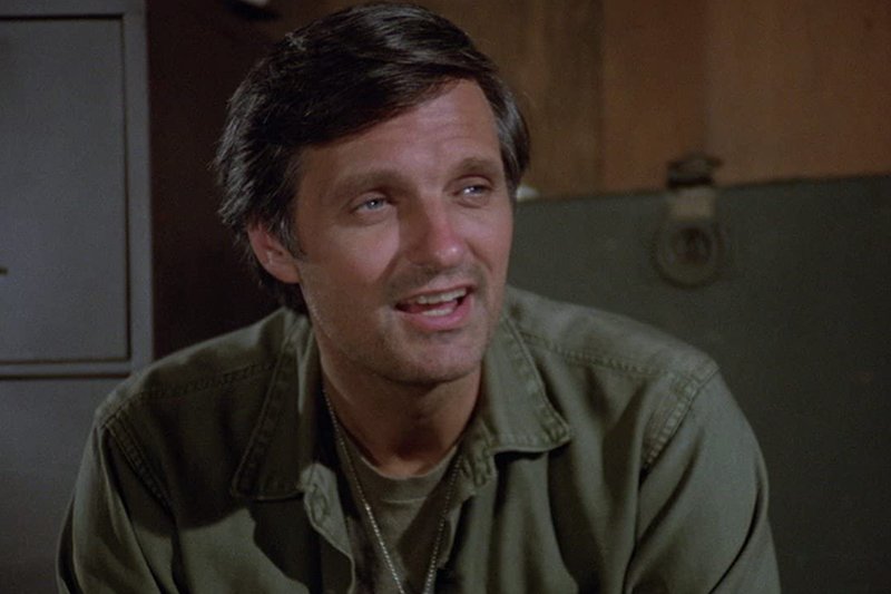 Hvězda seriálu M*A*S*H slaví 90 let. Alana Aldu nezlomila ani ...